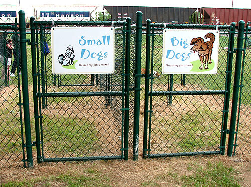 Doggie Bark Park - Smithville Area Chamber of Commerce (Texas)